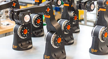 Low Cost Robotics – cost-effective automation with robolink®